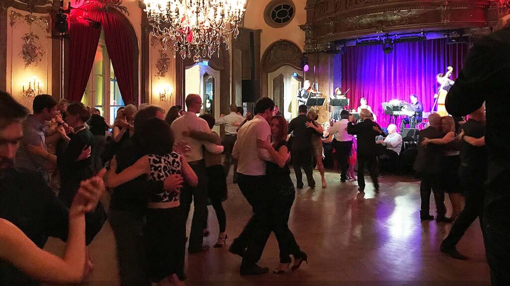 Exploring the enchanting World of Tango Culture – Learn Spanish with ...